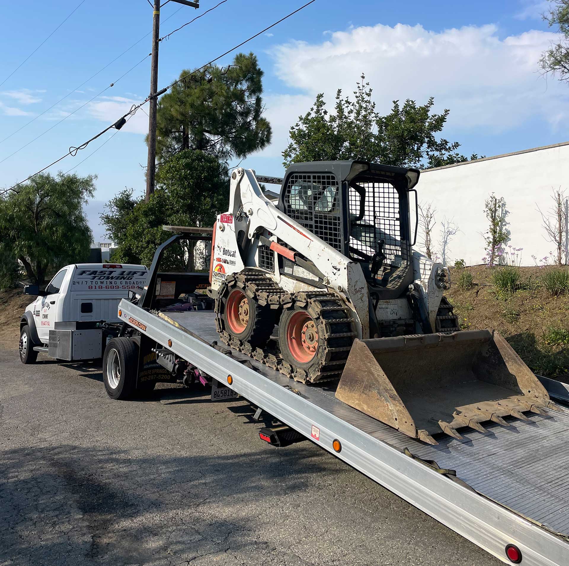 Bobcat & Excavator Transport Service in Los Angeles